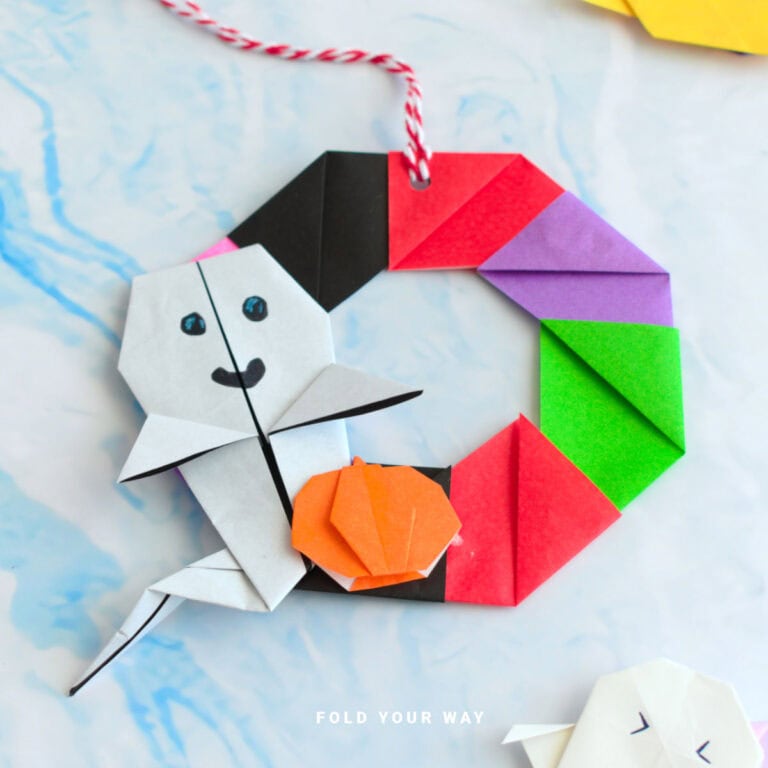 How To Make An Easy Origami Wreath | Fold Your Way